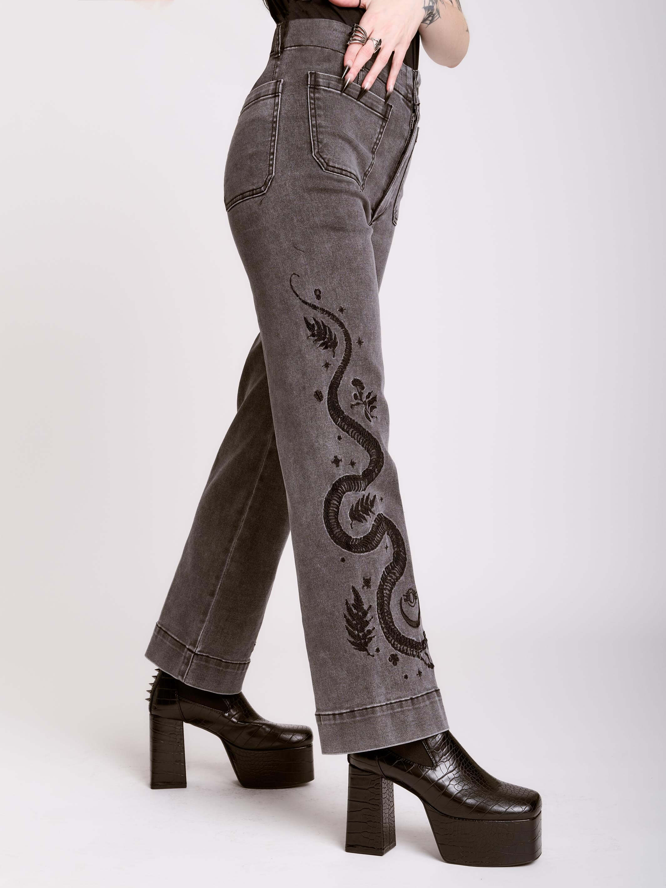 Distressed Embroidered Jeans – Midnight Hour