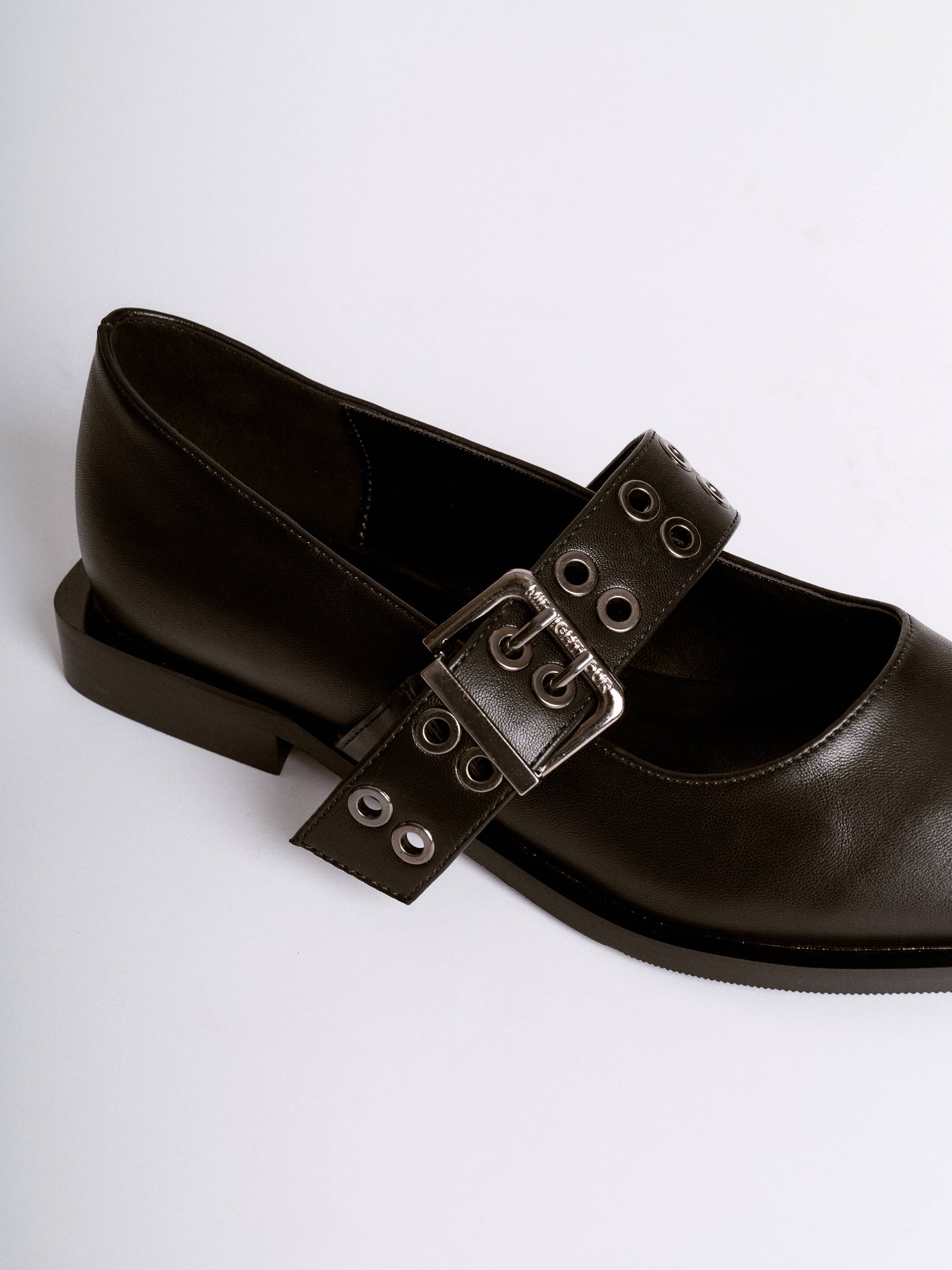 Shoes – Midnight Hour